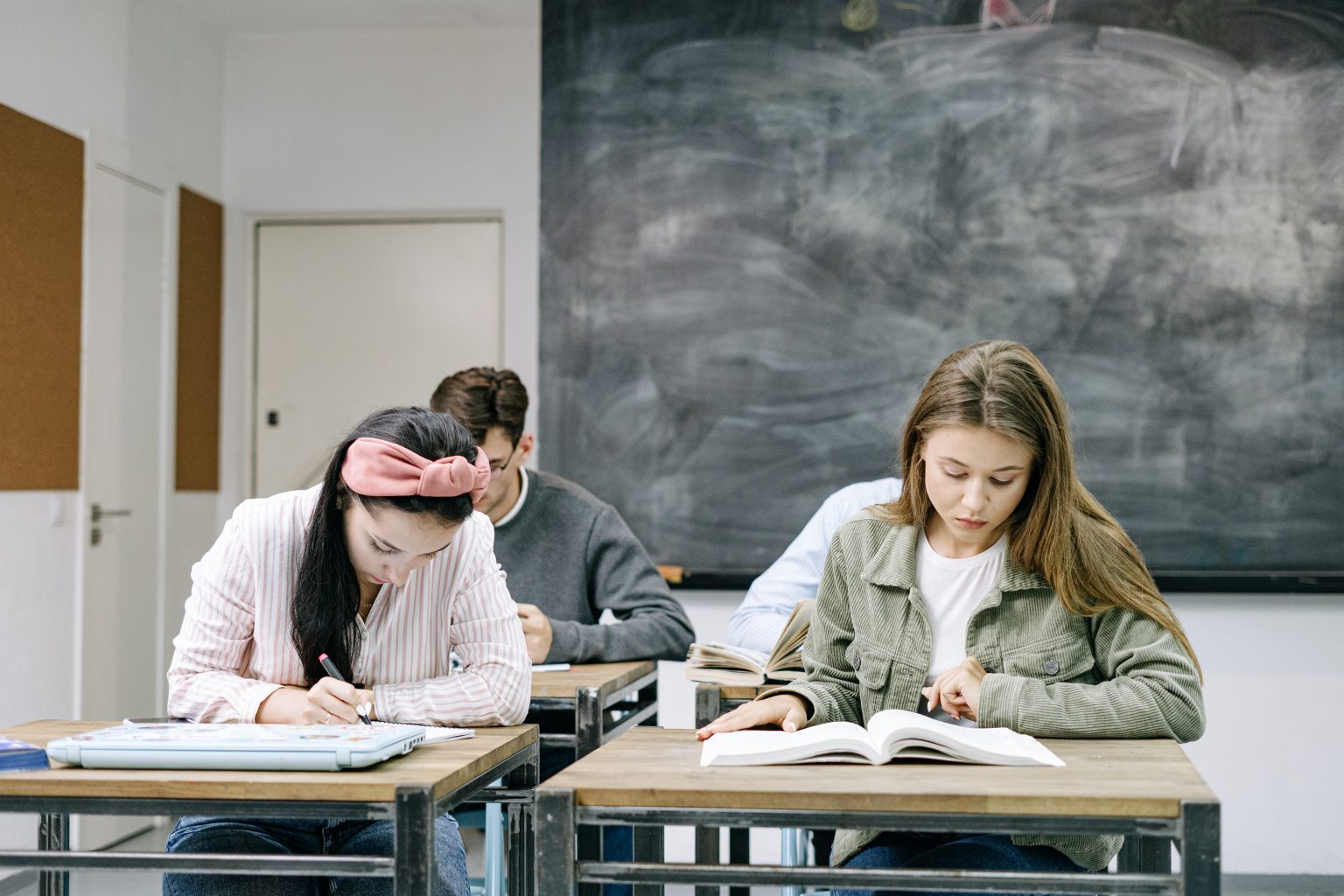 Compulsory and elective subjects in US high schools | MAE